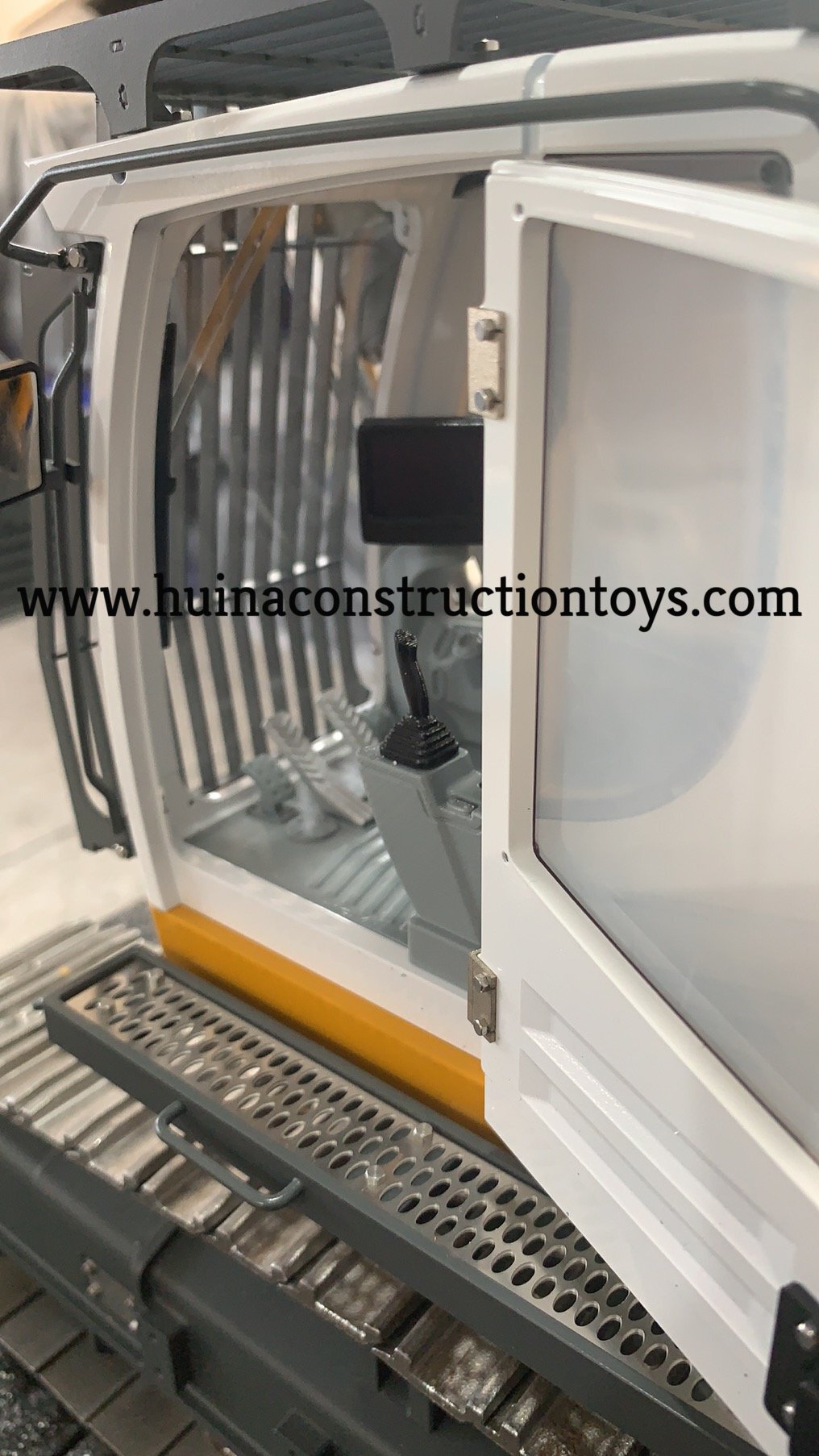 Kabolite 970 RC Excavator – Huina Construction Toys